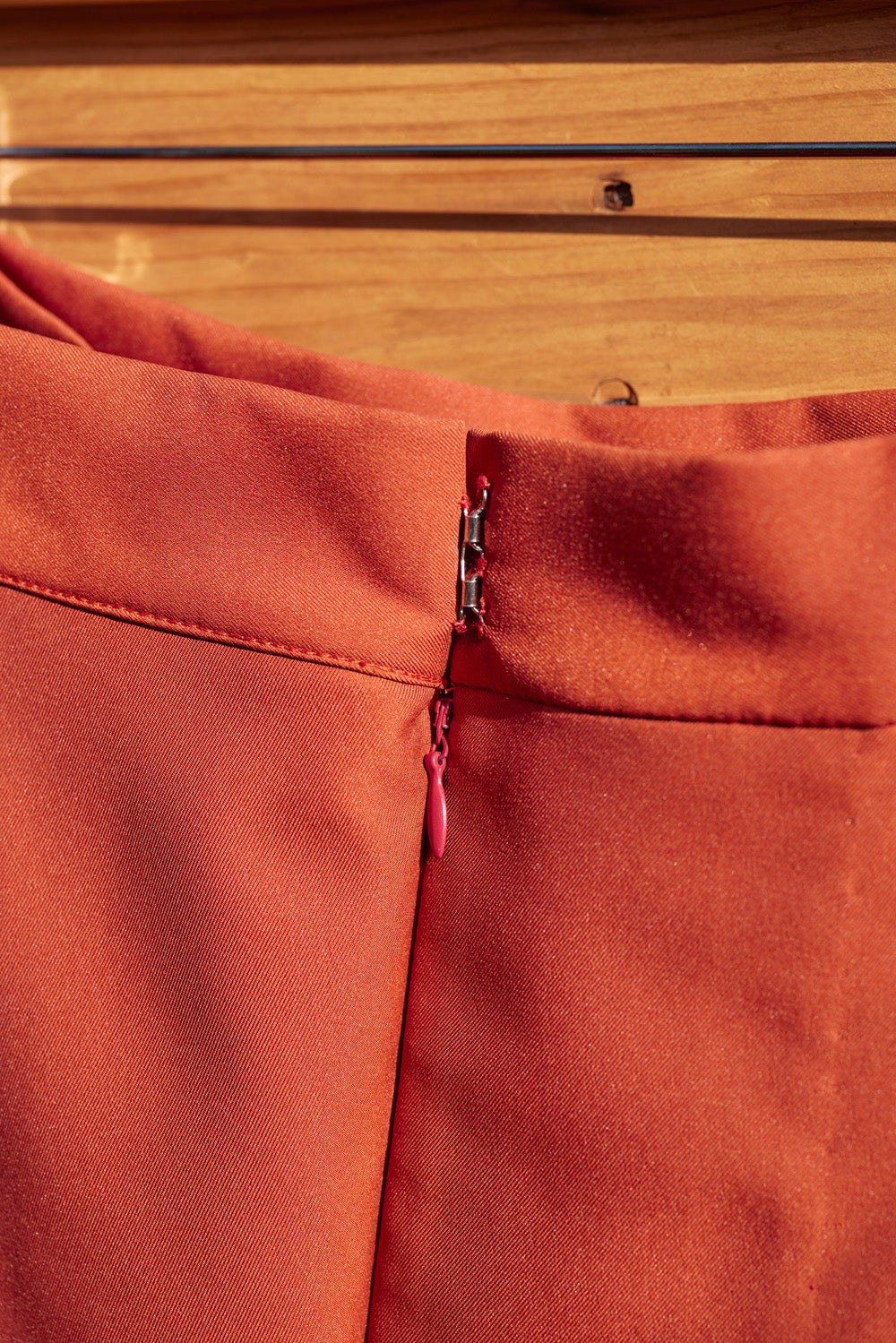 Brick red antibacterial high slit narrow dress – EMORA